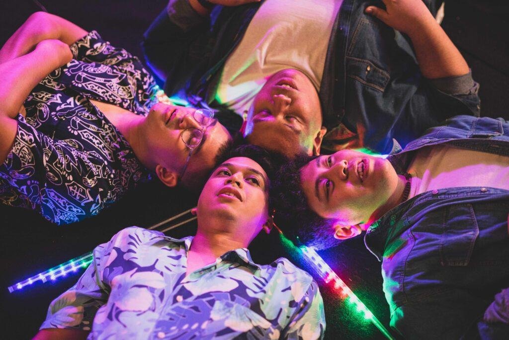 Rahara Mengajak Kita Kembali Ke Nuansa Musik Era 90-an Melalui ...